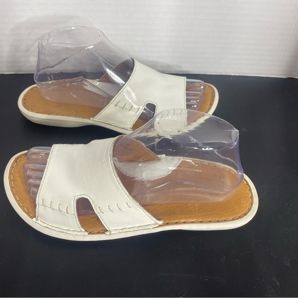 Born | Shoes | Born Sandals White Size 839 W085c8 Side On With Cutouts ...